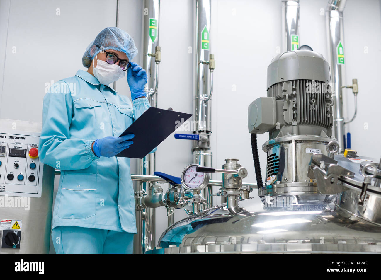 Chemical Factory Process Stock Photos & Chemical Factory Process Stock ...