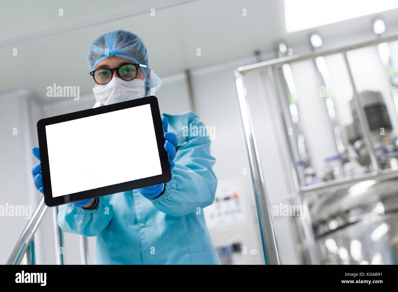 Female workers at food processing plant hi-res stock photography and ...
