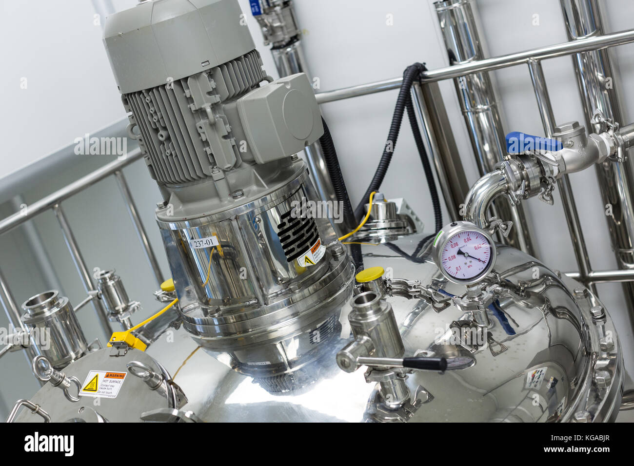 big steel pressure tank Stock Photo - Alamy