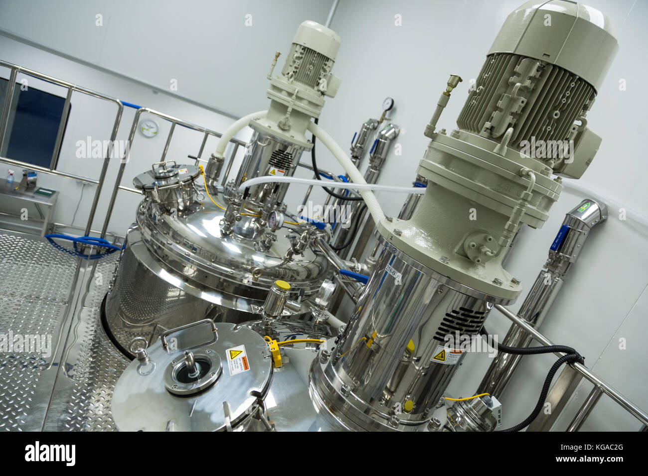 steel cameras of high pressure, chrome equipment Stock Photo - Alamy