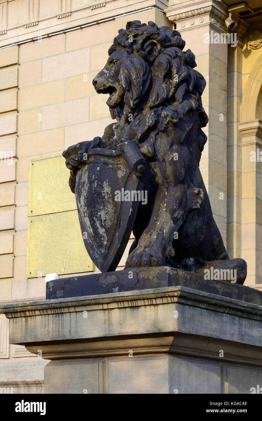 Kaliningrad, lion statue in front of the exchange building Stock Photo ...