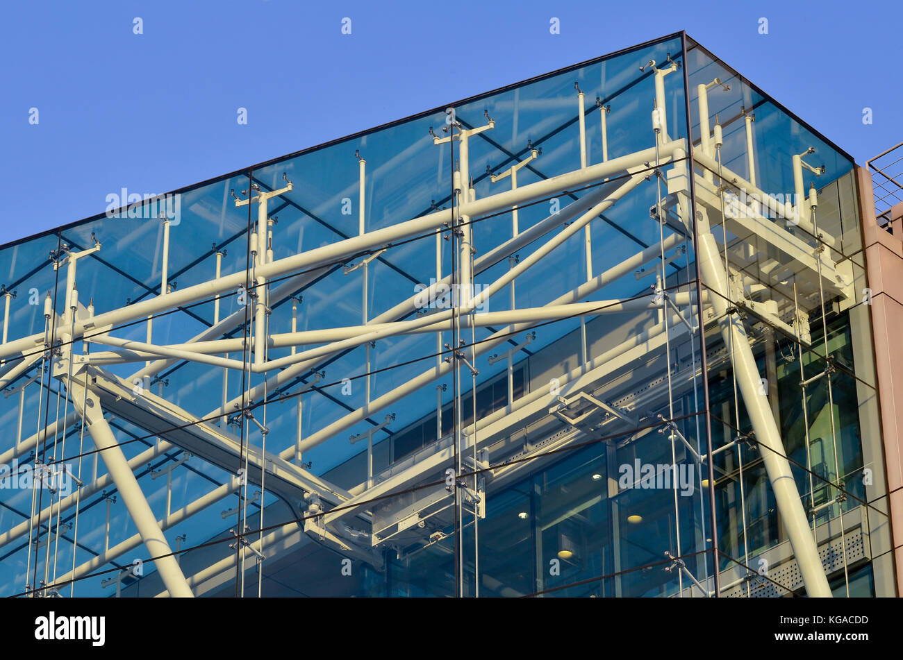 Atrium architecture hi-res stock photography and images - Alamy