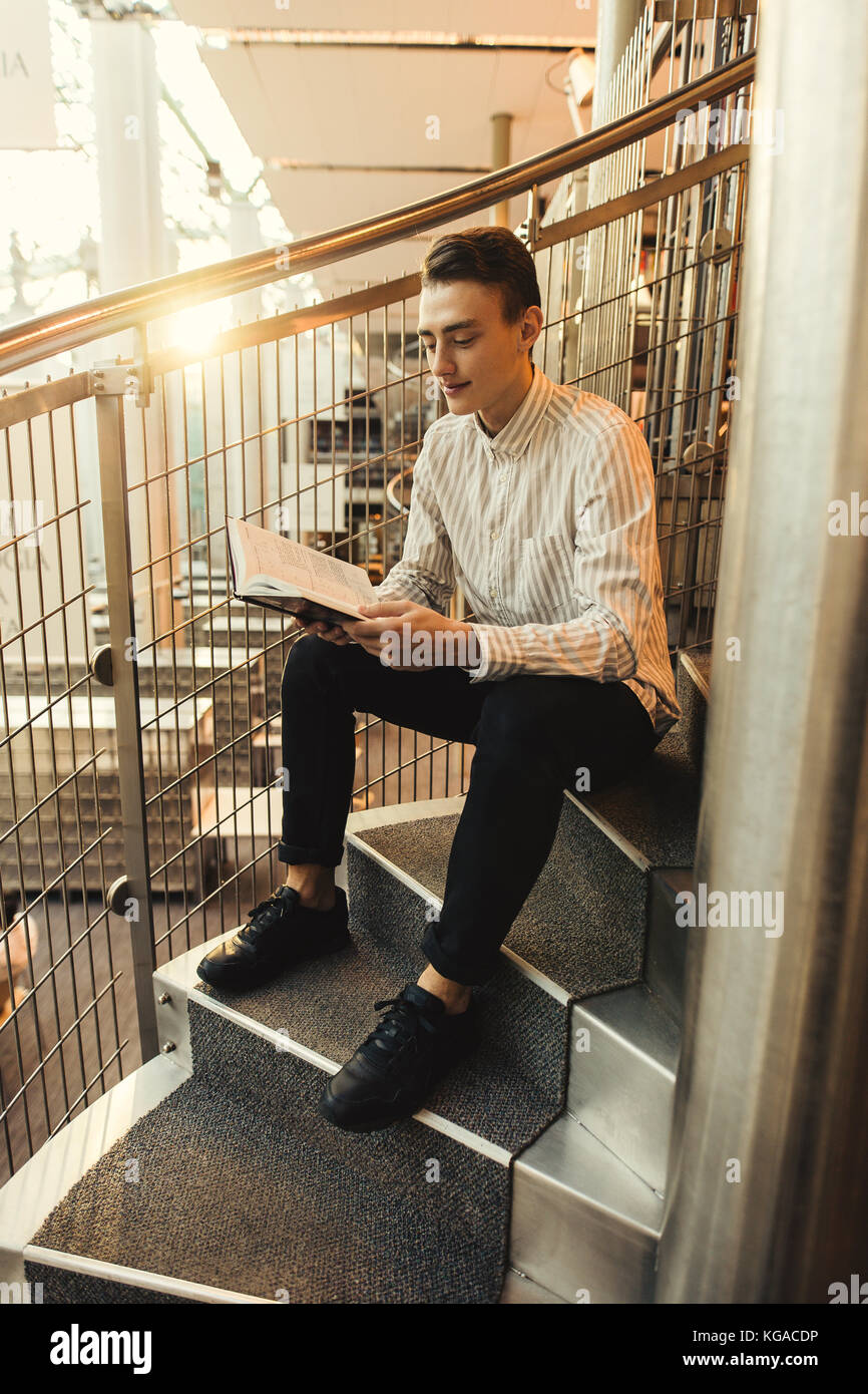 Read steps hi-res stock photography and images - Alamy