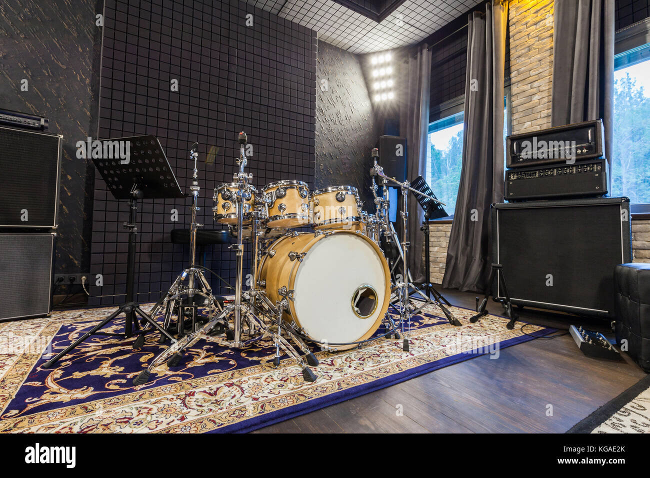 drum set in a professional studio to record sound Stock Photo - Alamy