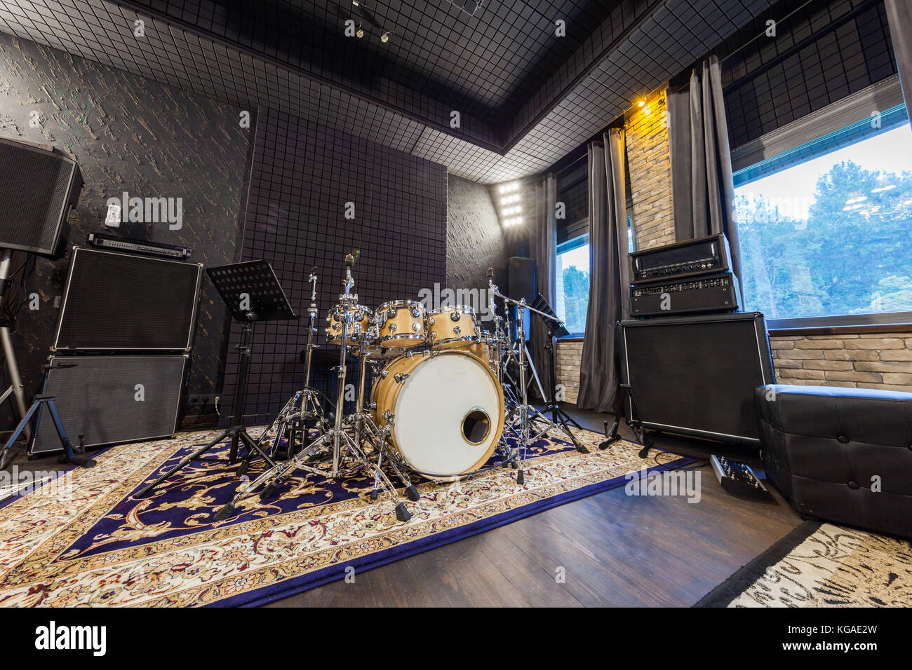 drum set in a professional studio to record sound Stock Photo - Alamy