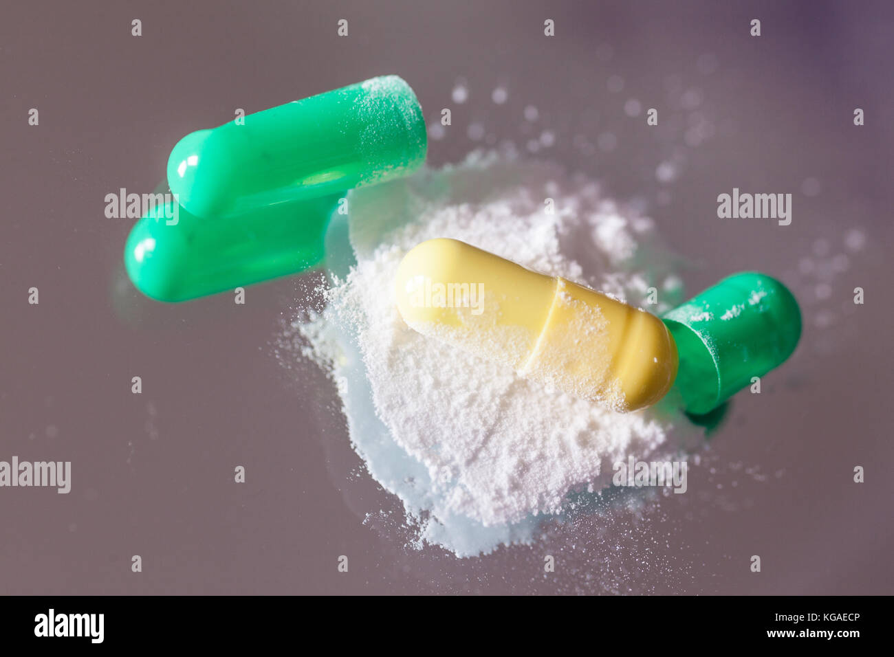 capsules tablets powder closeup Stock Photo - Alamy