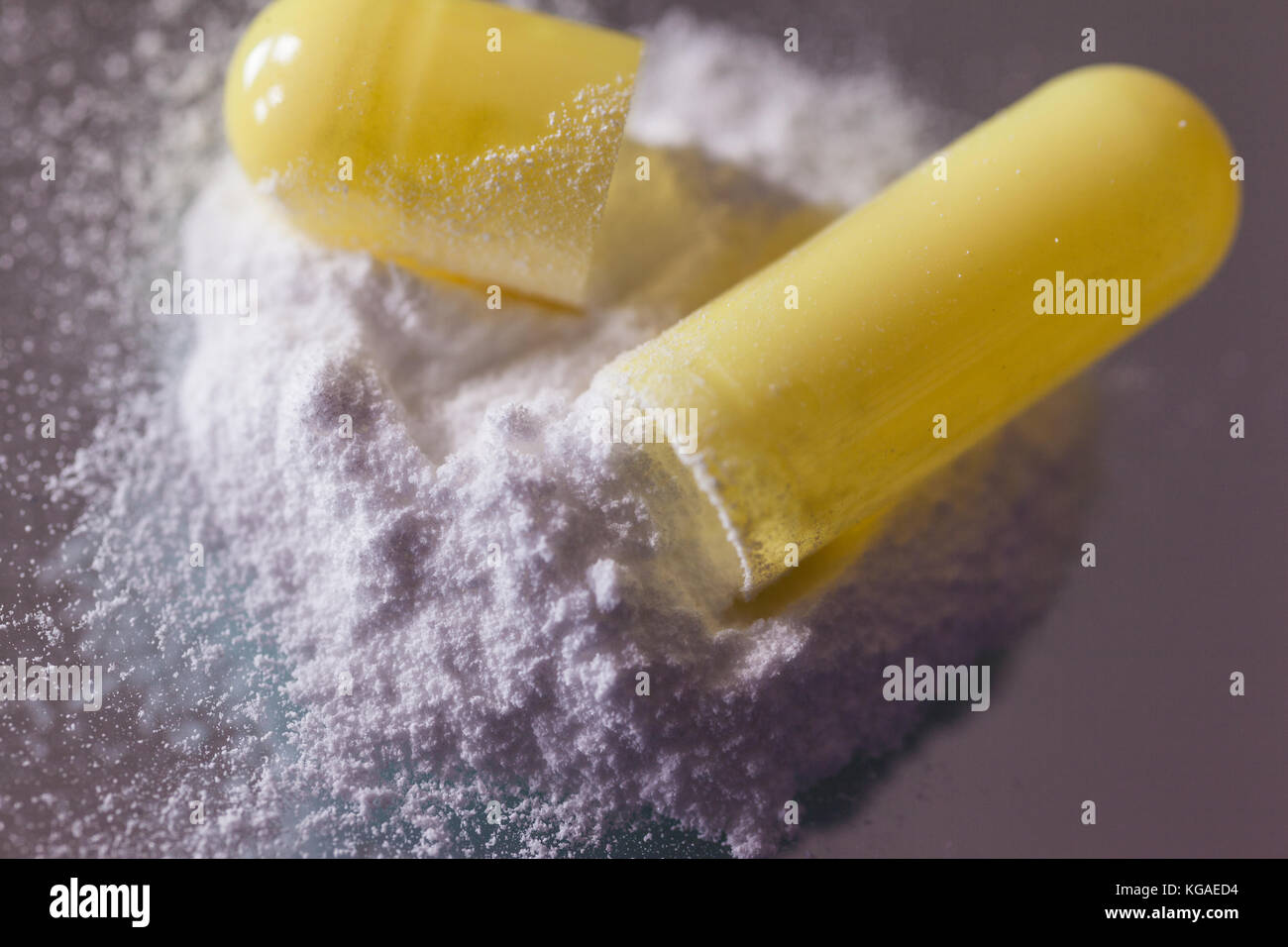 capsules tablets powder closeup Stock Photo - Alamy
