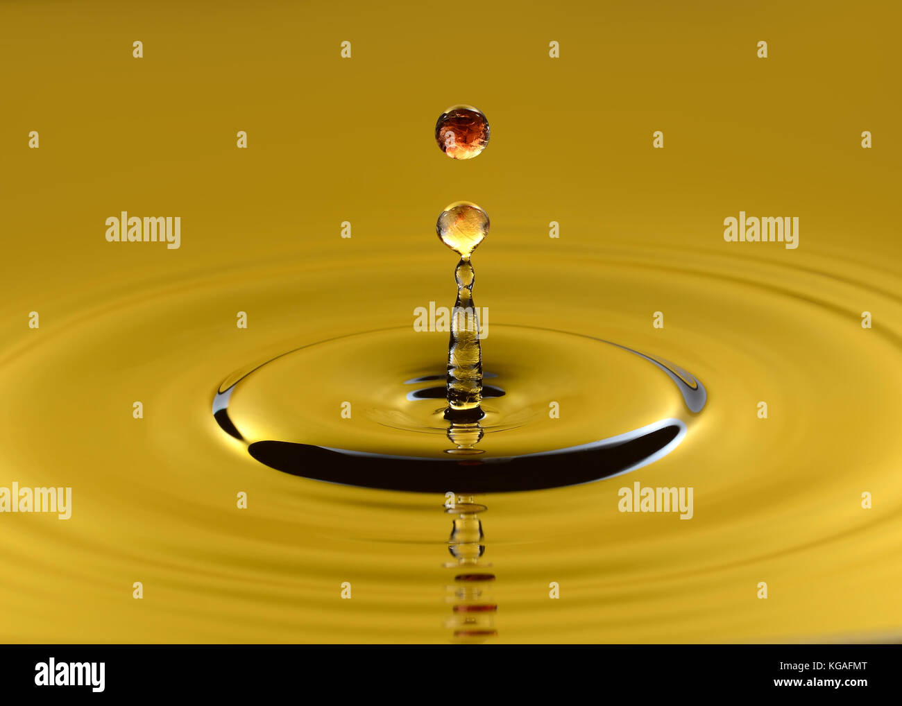 water drop splash Stock Photo - Alamy