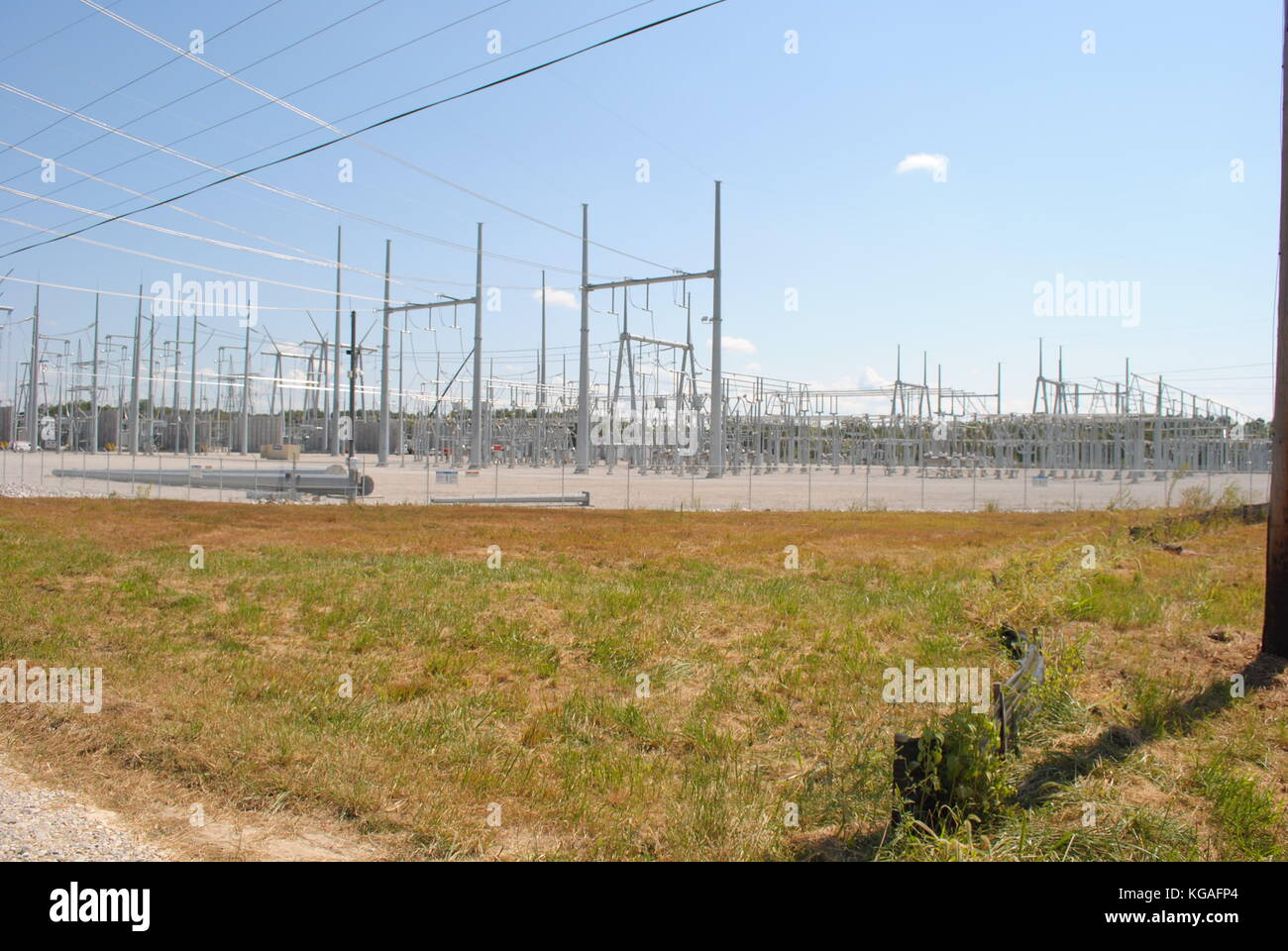 Electrical distribution substation hi-res stock photography and images ...