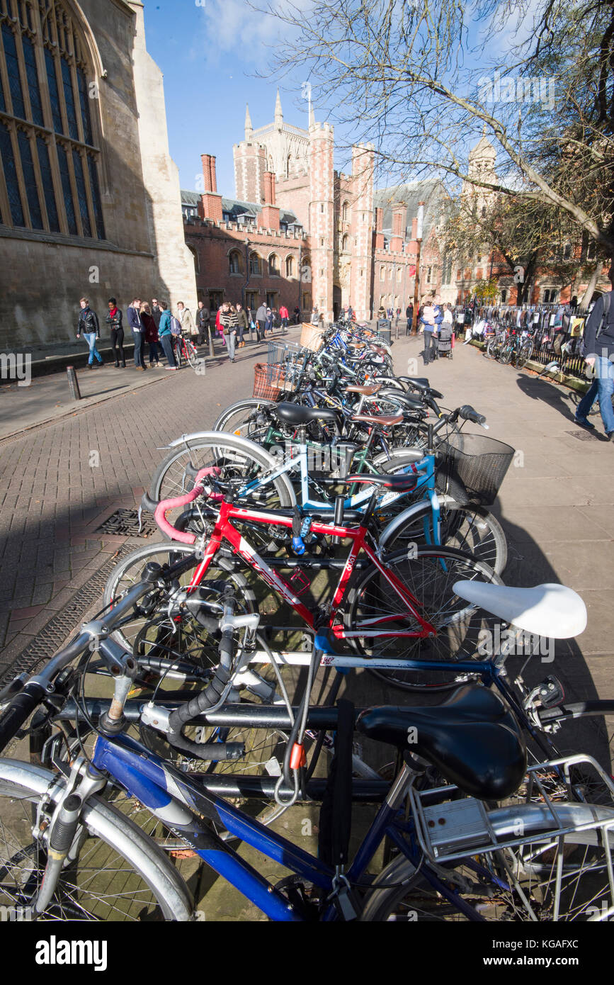 Long line of parked bikes Stock Photo - Alamy
