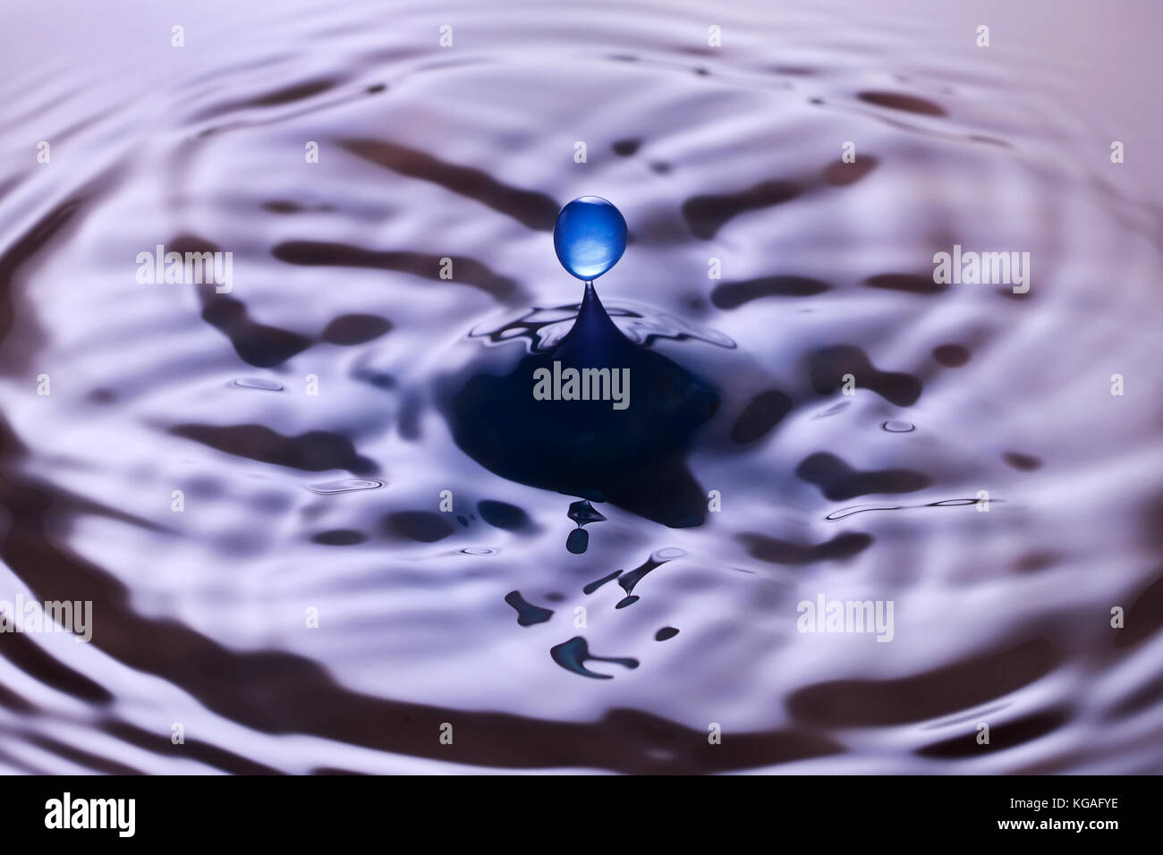 Shiny fluid motion hi-res stock photography and images - Alamy