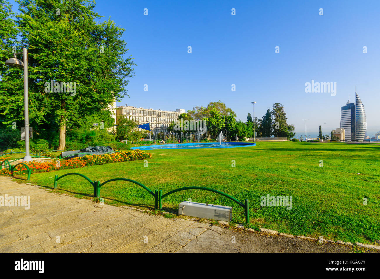 Garden memorial design hi-res stock photography and images - Alamy