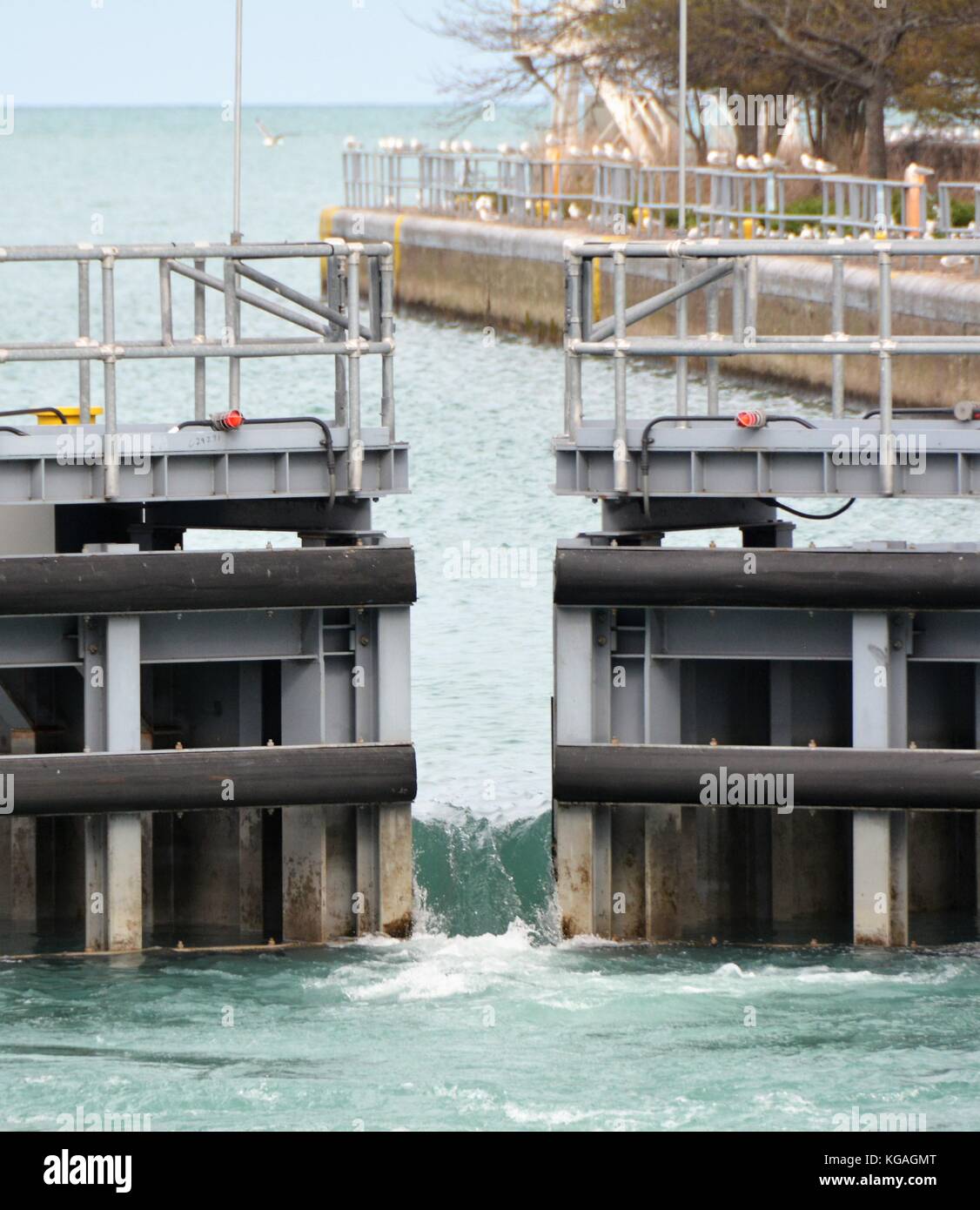 Lock and dams hi-res stock photography and images - Alamy