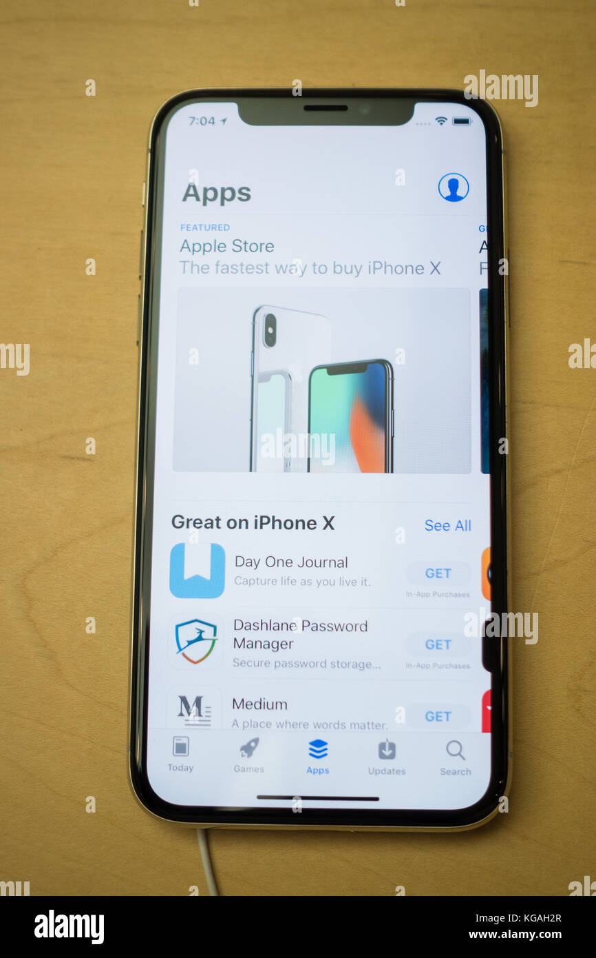iPhone X - Front view / screen of the newest iPhone in Apple's line up ...