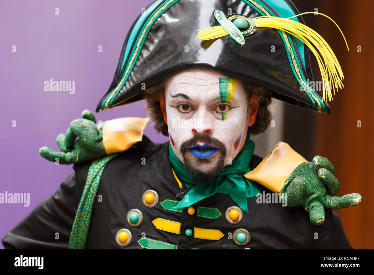 Piccadilly Circus Circus with performers from Transe Express (France ...