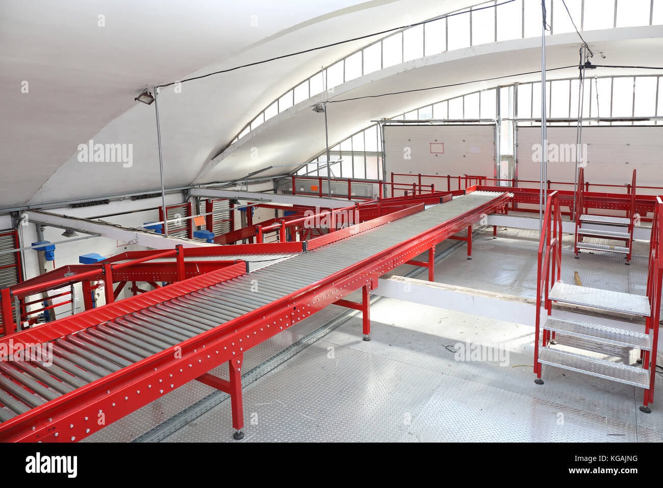 Conveyor belt hi-res stock photography and images - Alamy