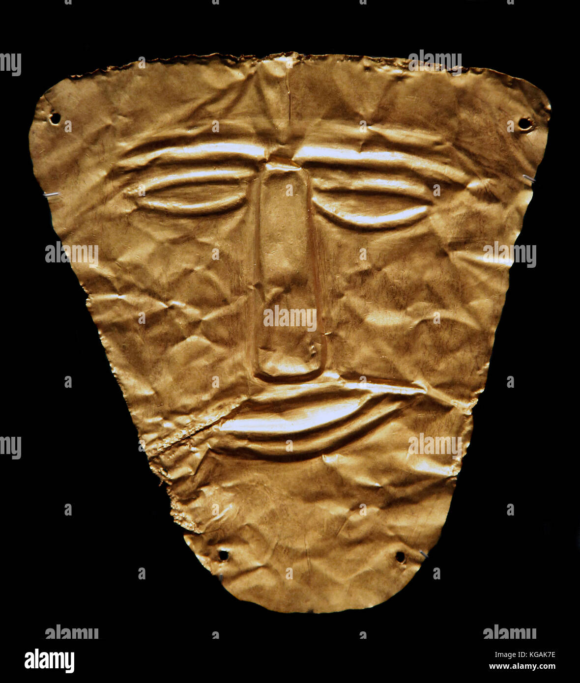 Gold mask hi-res stock photography and images - Alamy