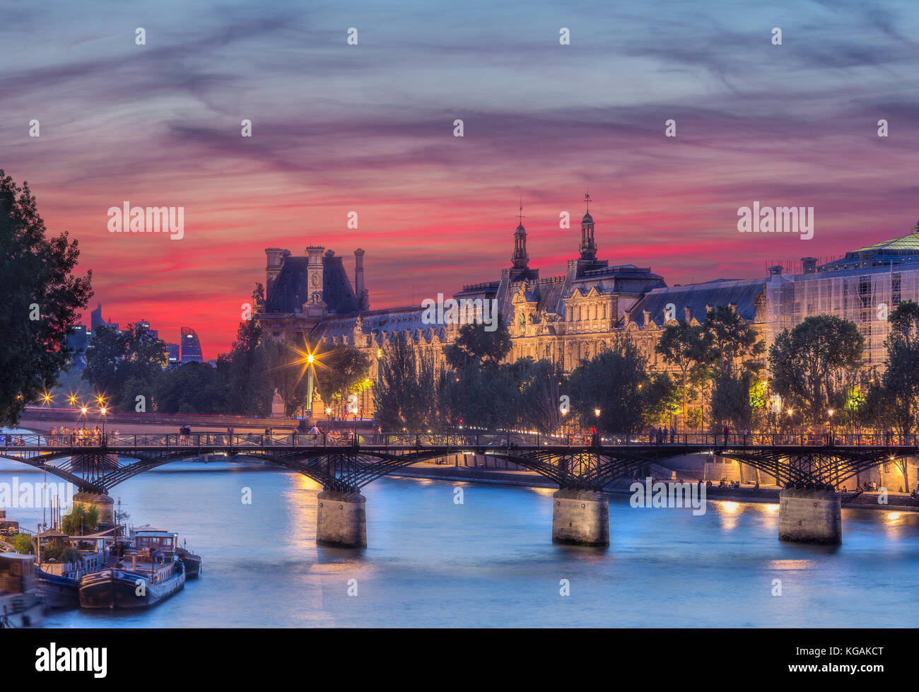 Dramatic sunset over river Seine in Paris, France, with Pont des Arts ...