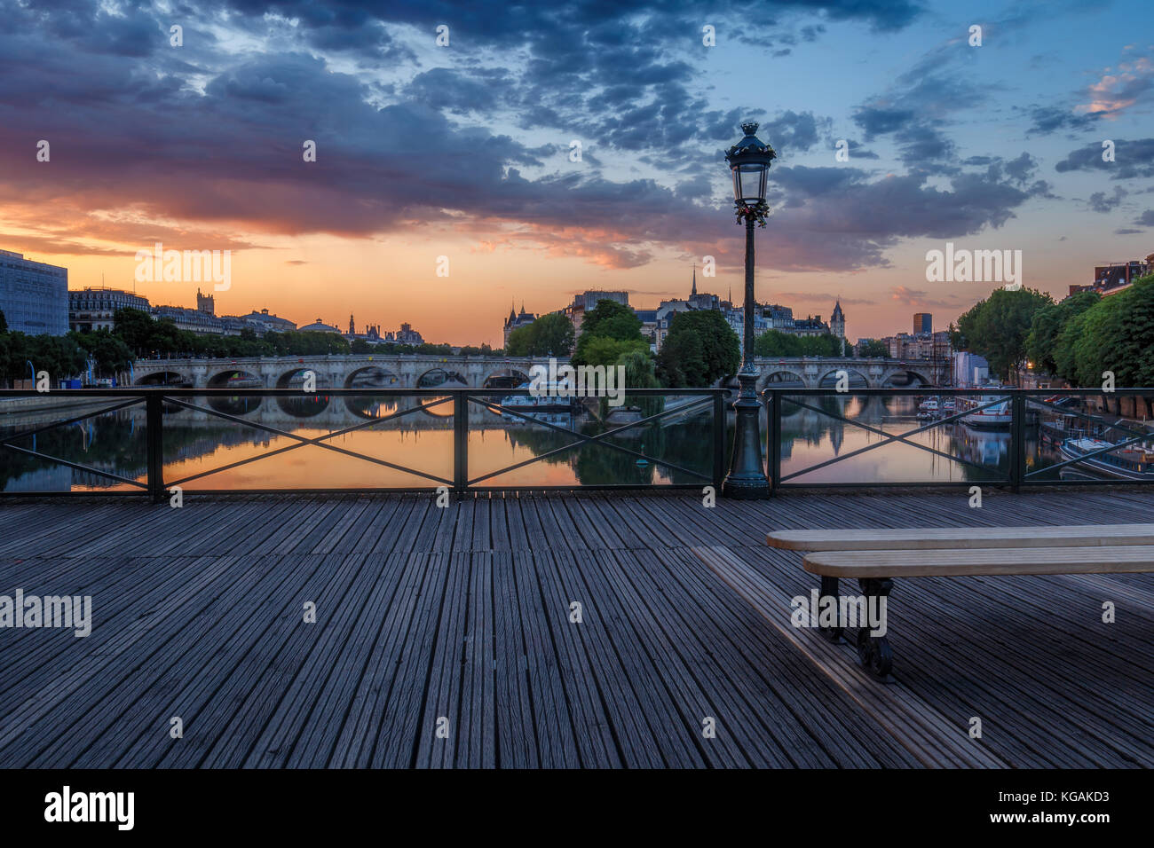 Sunrise over Paris, France with Pont des Arts and the river Seine ...