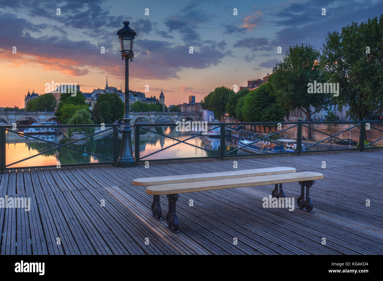 Sunrise over Paris, France with Pont des Arts and the river Seine ...