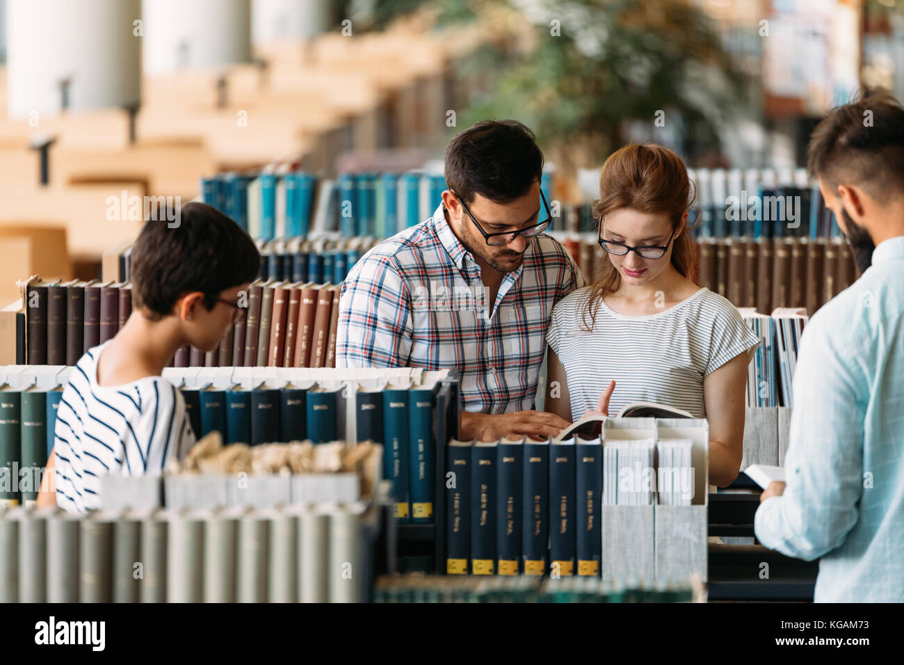 Adult student library hi-res stock photography and images - Alamy
