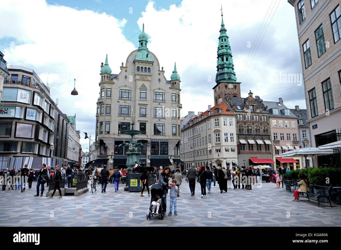 Copenhagen street scene hi-res stock photography and images - Alamy
