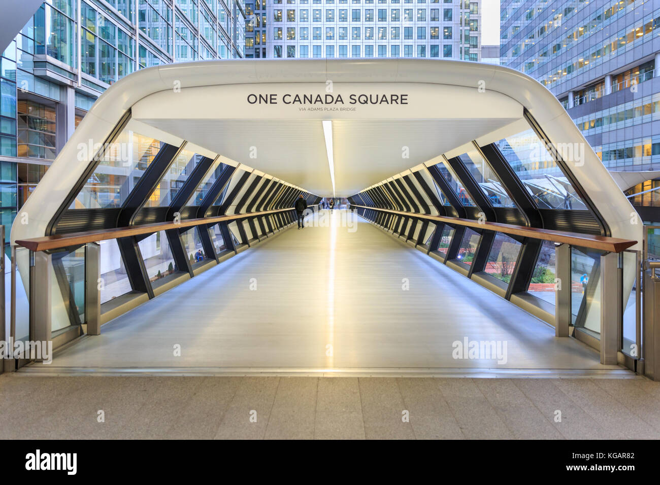 Adams Plaza footbridge between One Canada Square and Crossrail Station ...