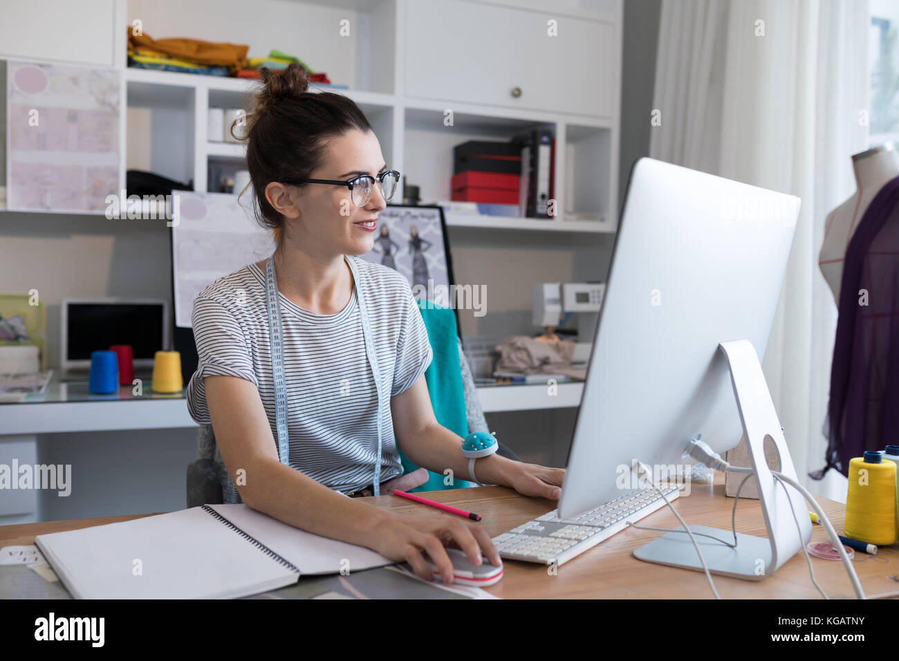 Computer female wire hi-res stock photography and images - Alamy