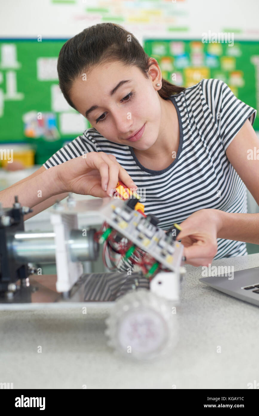 Secondary science lesson hi-res stock photography and images - Alamy