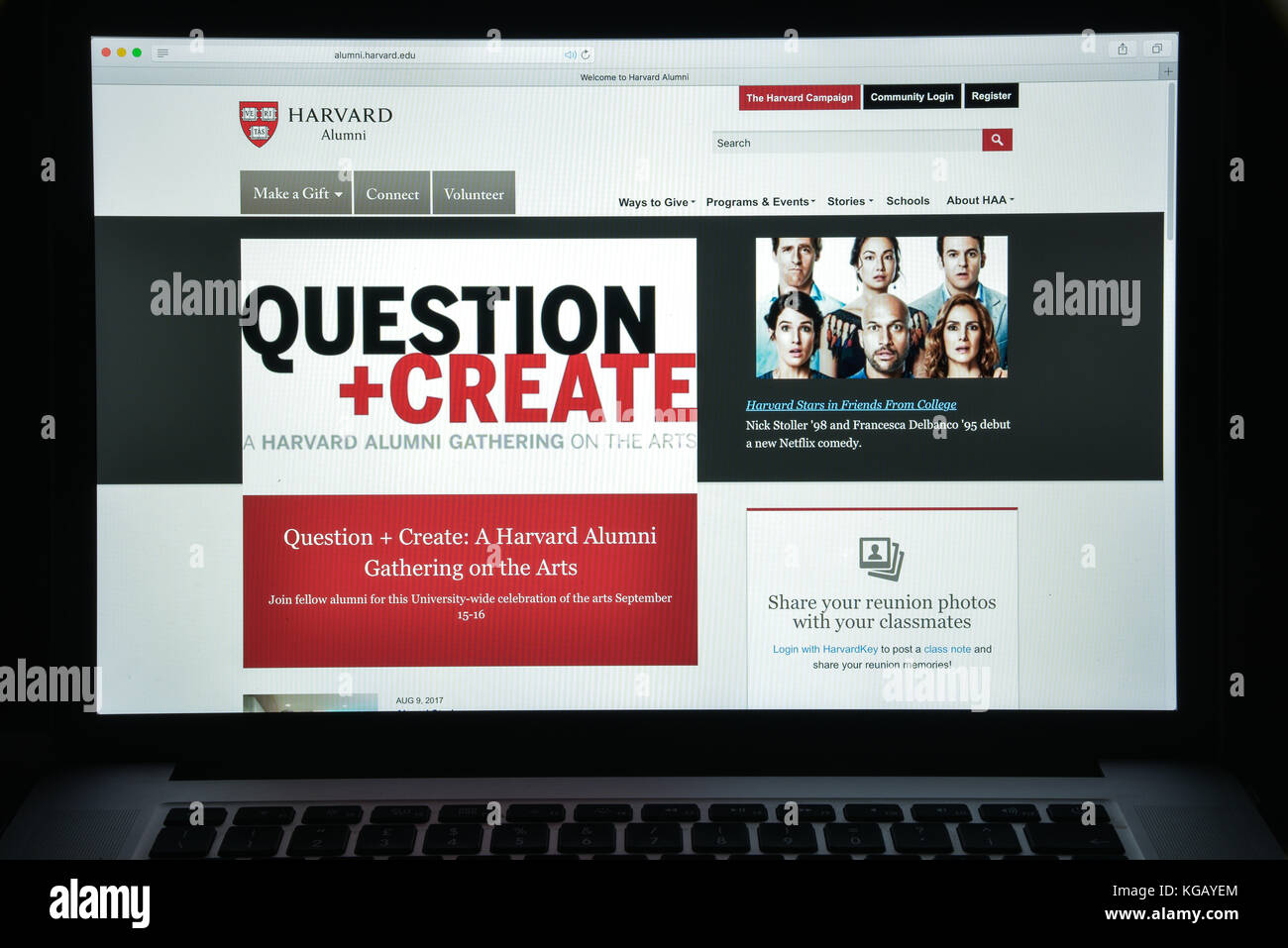 Harvard university logo hi-res stock photography and images - Alamy