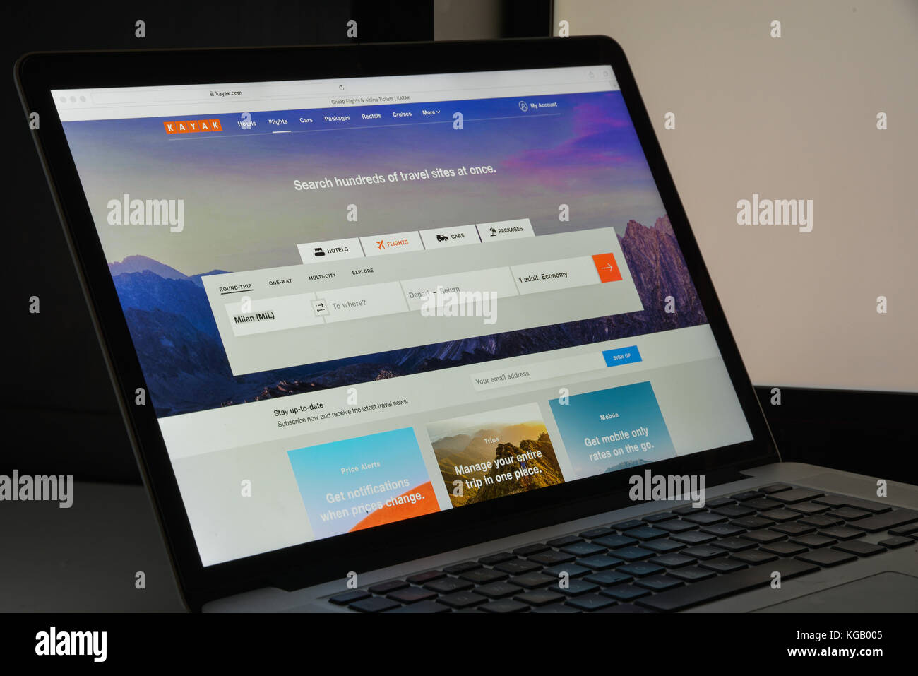 Kayak travel agency logo hi-res stock photography and images - Alamy