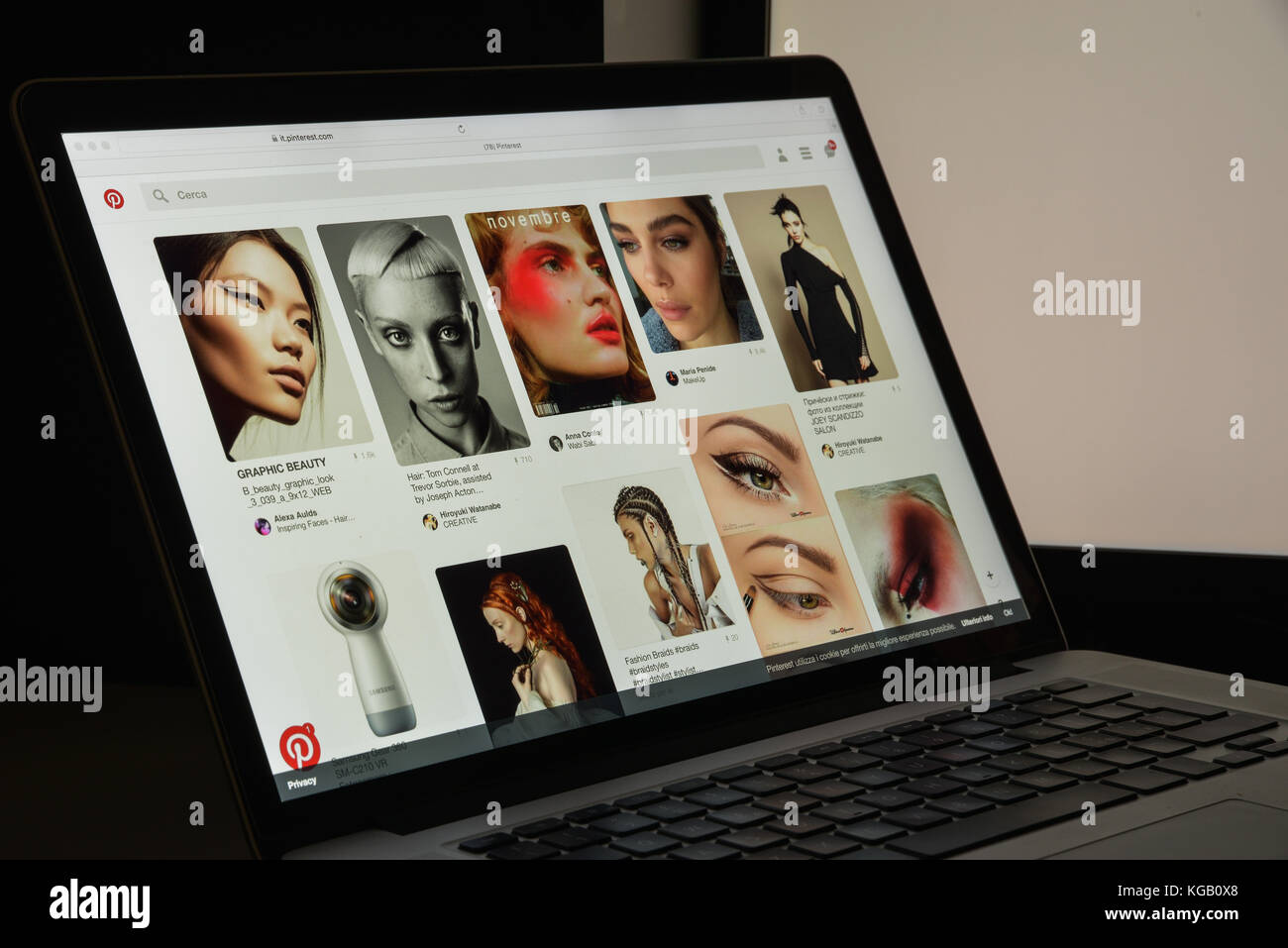 Pinterest homepage hi-res stock photography and images - Alamy