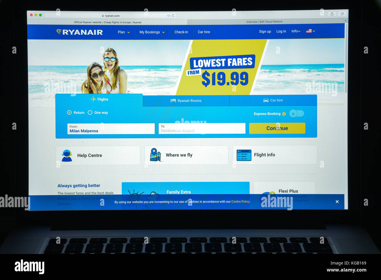 Airplane ticket ryanair hi-res stock photography and images - Alamy