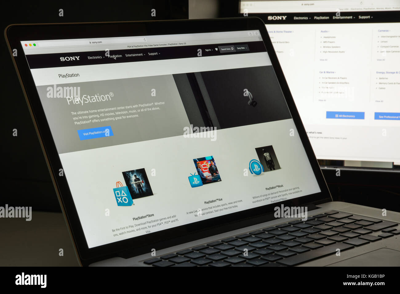 Sony tv commercial hi-res stock photography and images - Alamy