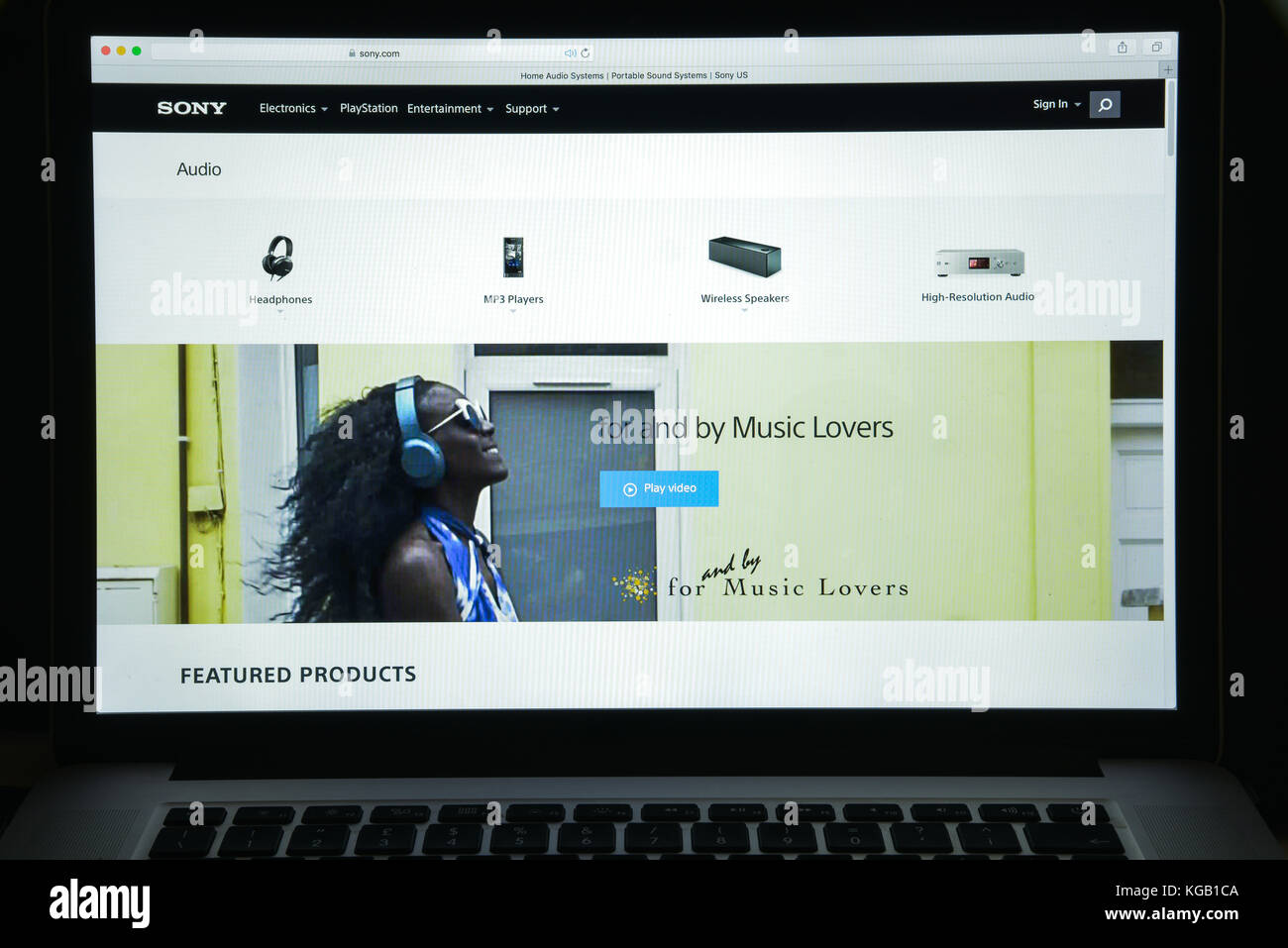 Playstation network logo hi-res stock photography and images - Alamy