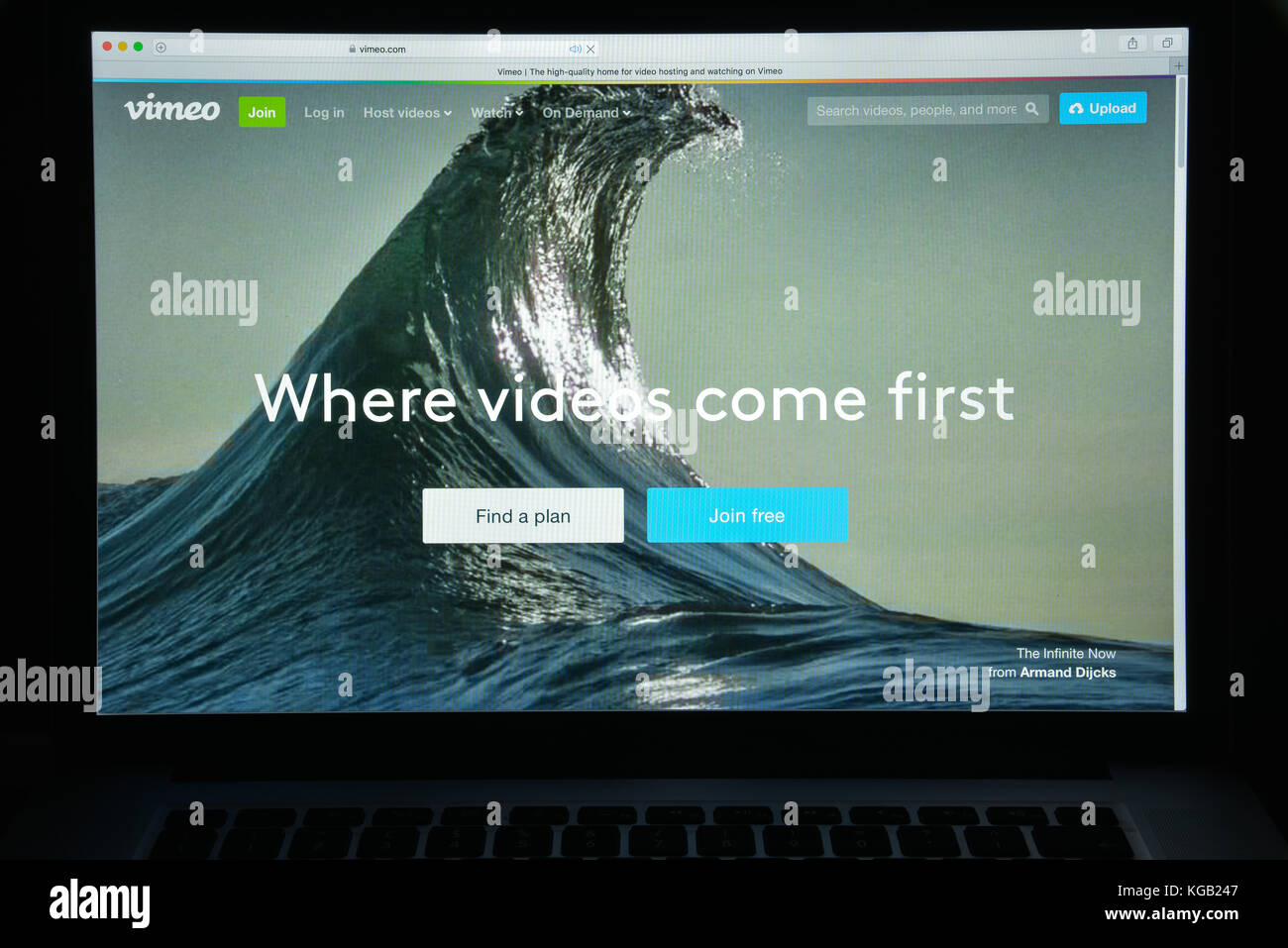 Vimeo icon logo hi-res stock photography and images - Alamy