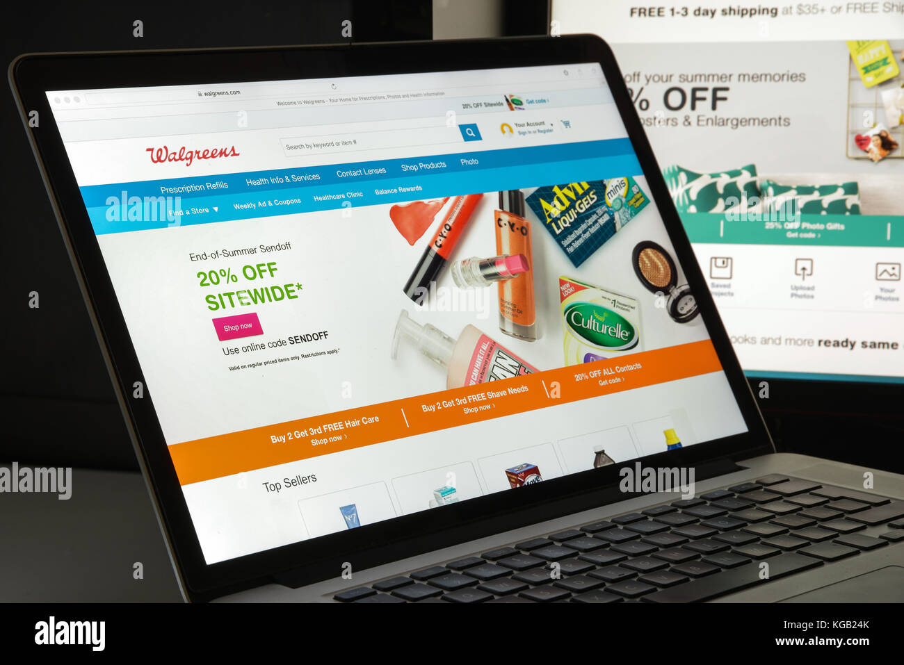 Second largest pharmacy store chain hi-res stock photography and images ...