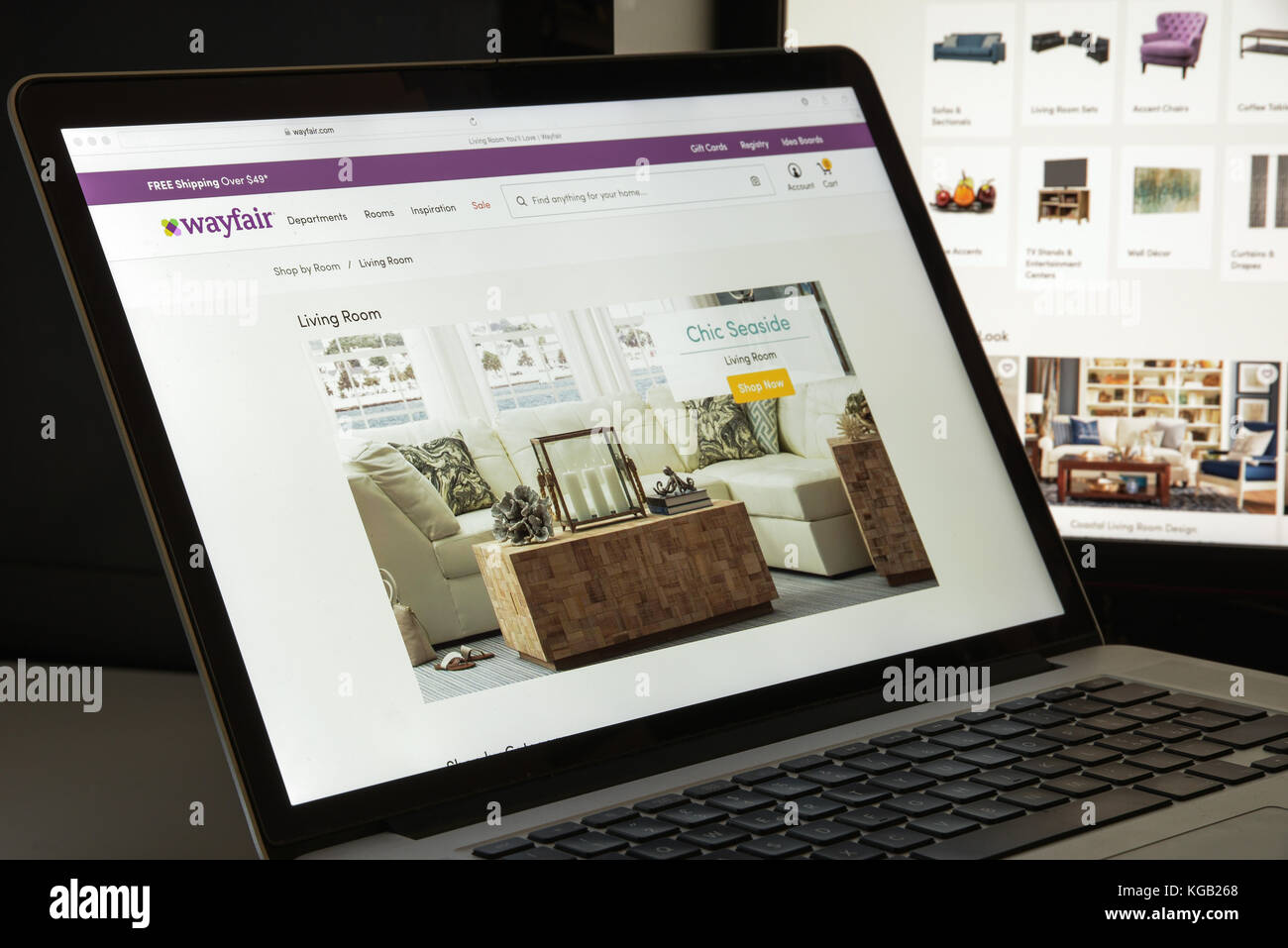 Wayfair logo hi-res stock photography and images - Alamy