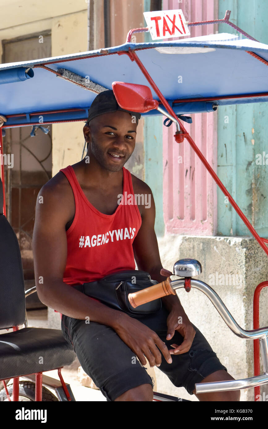 Cuban Rickshaw driver, Havana Stock Photo - Alamy