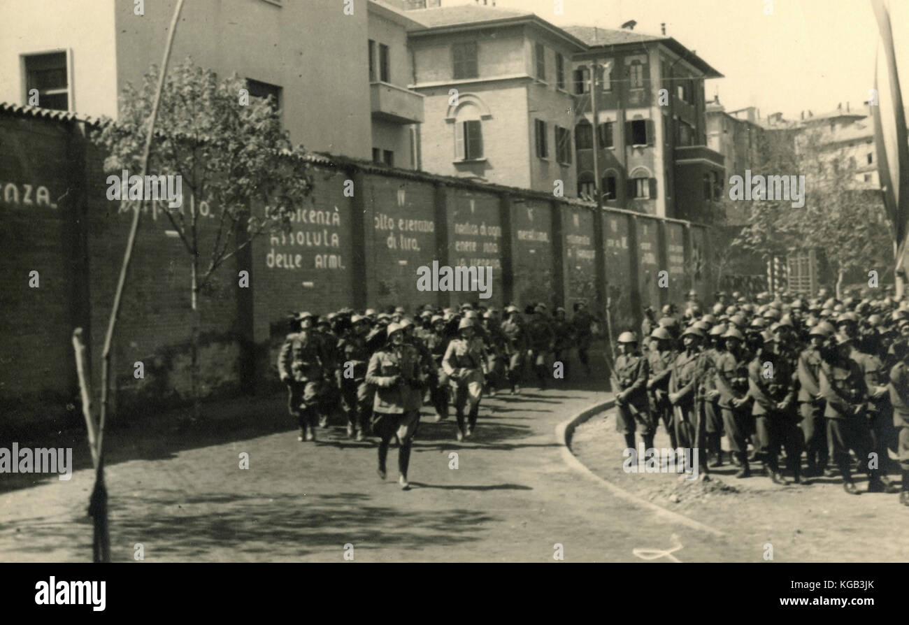 Bersaglieri 1940 hi-res stock photography and images - Alamy