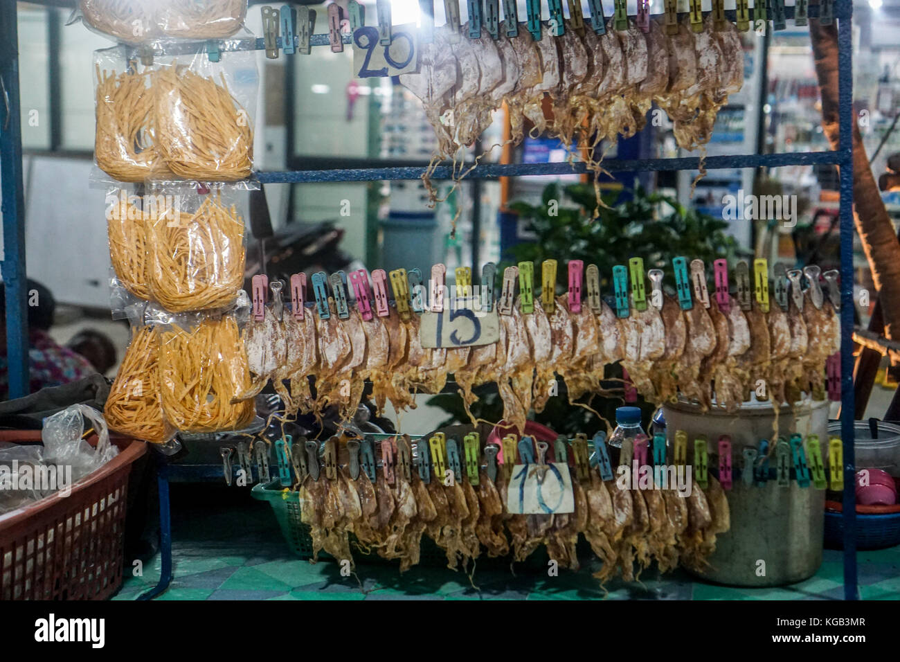 Sun dried squids hi-res stock photography and images - Alamy