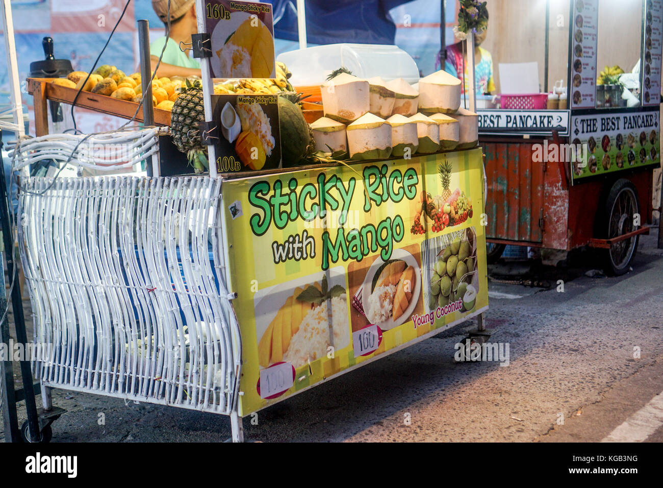 Mango Sticky Rice Stock Photo - Alamy