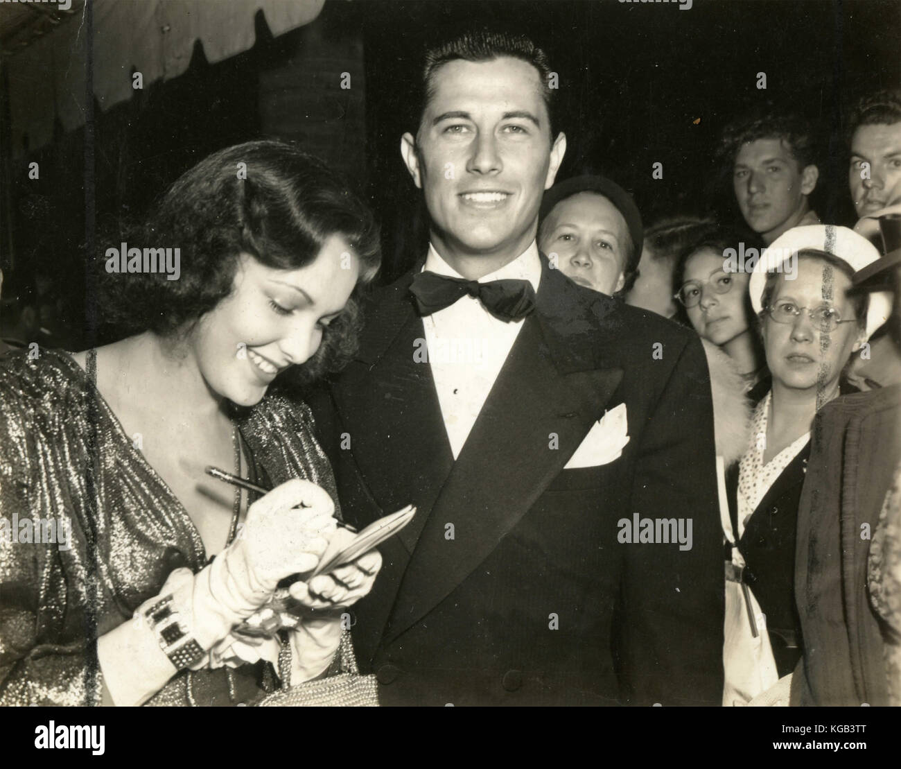 1940s signing autographs hi-res stock photography and images - Alamy