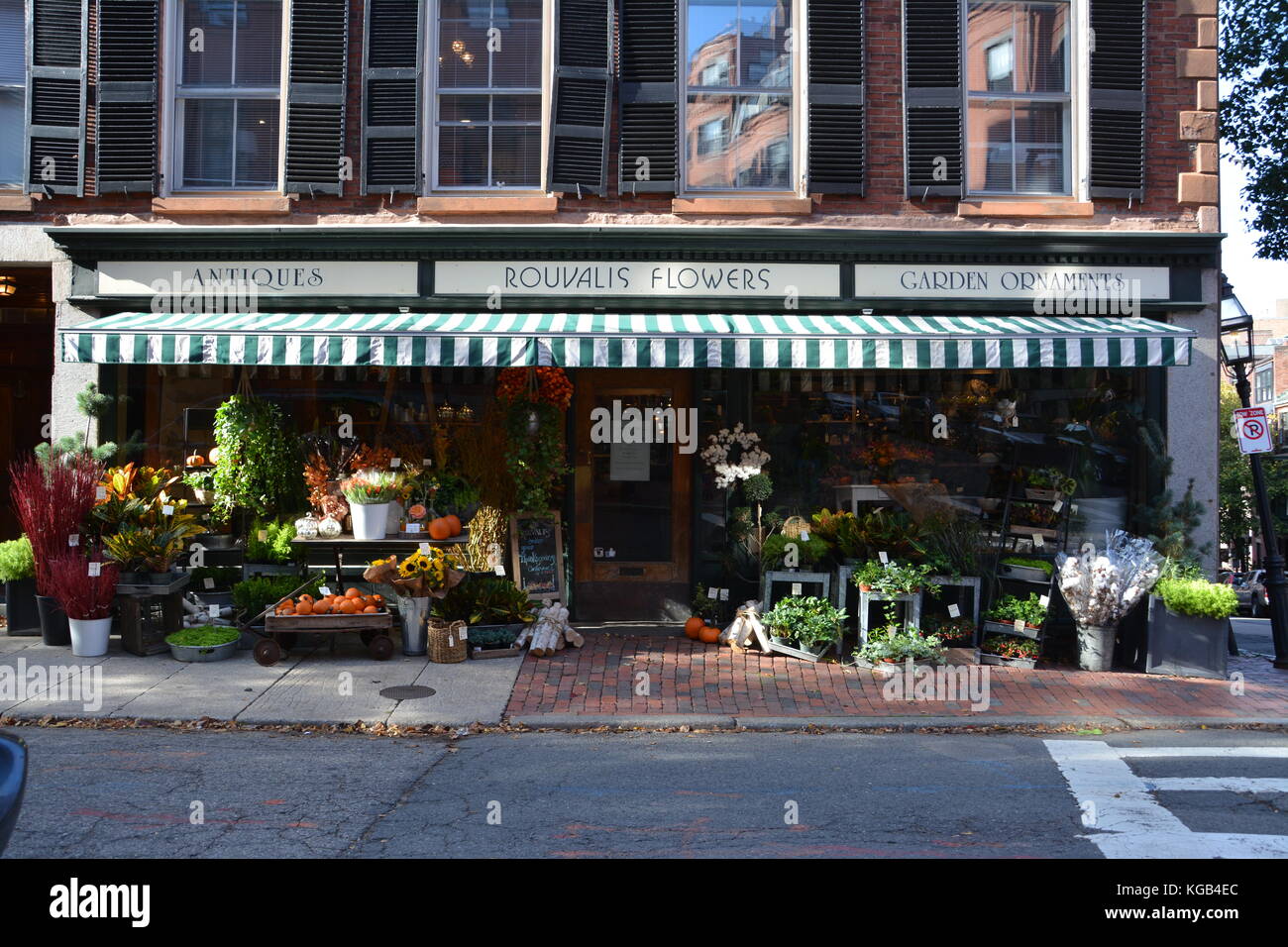 Autumnal (Autumn) and Halloween sights seen around Beacon Hill in ...