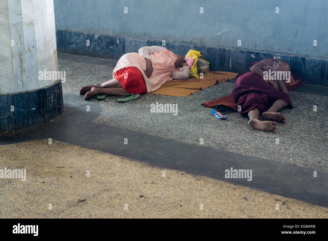 Burma myanmar homeless poverty hi-res stock photography and images - Alamy