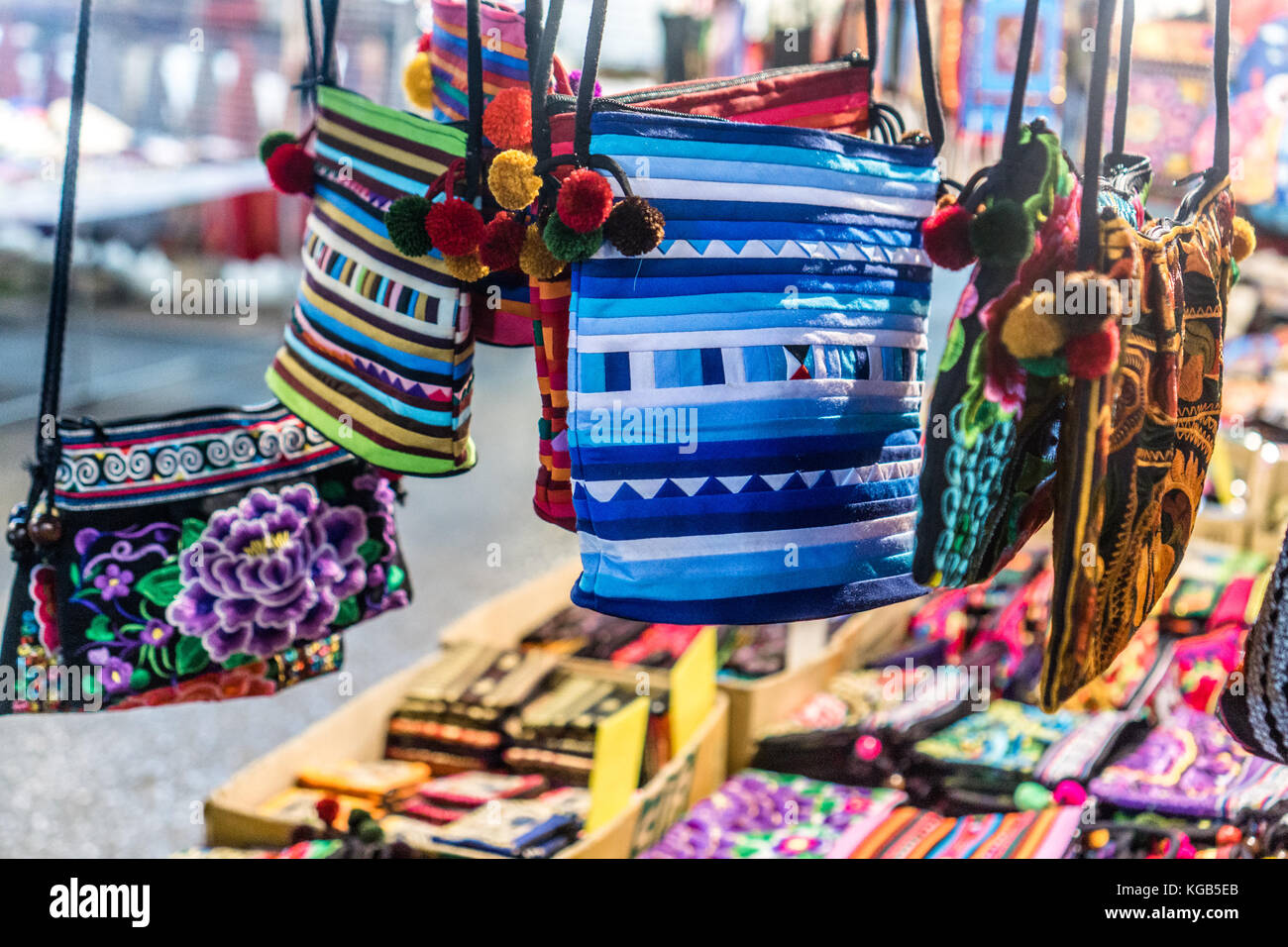 Bangkok market crafts hi-res stock photography and images - Alamy