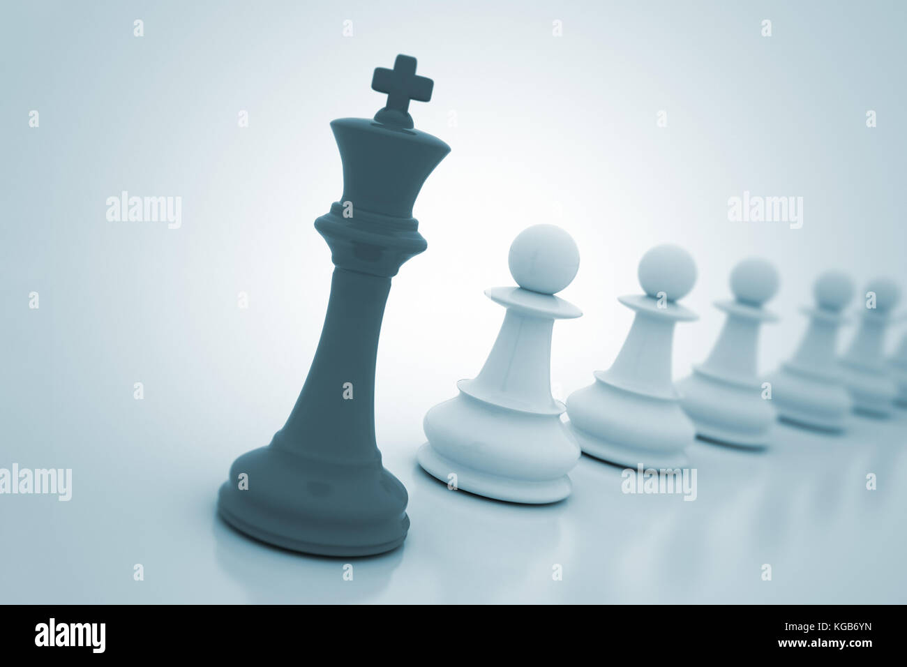 Chess king leader hi-res stock photography and images - Alamy