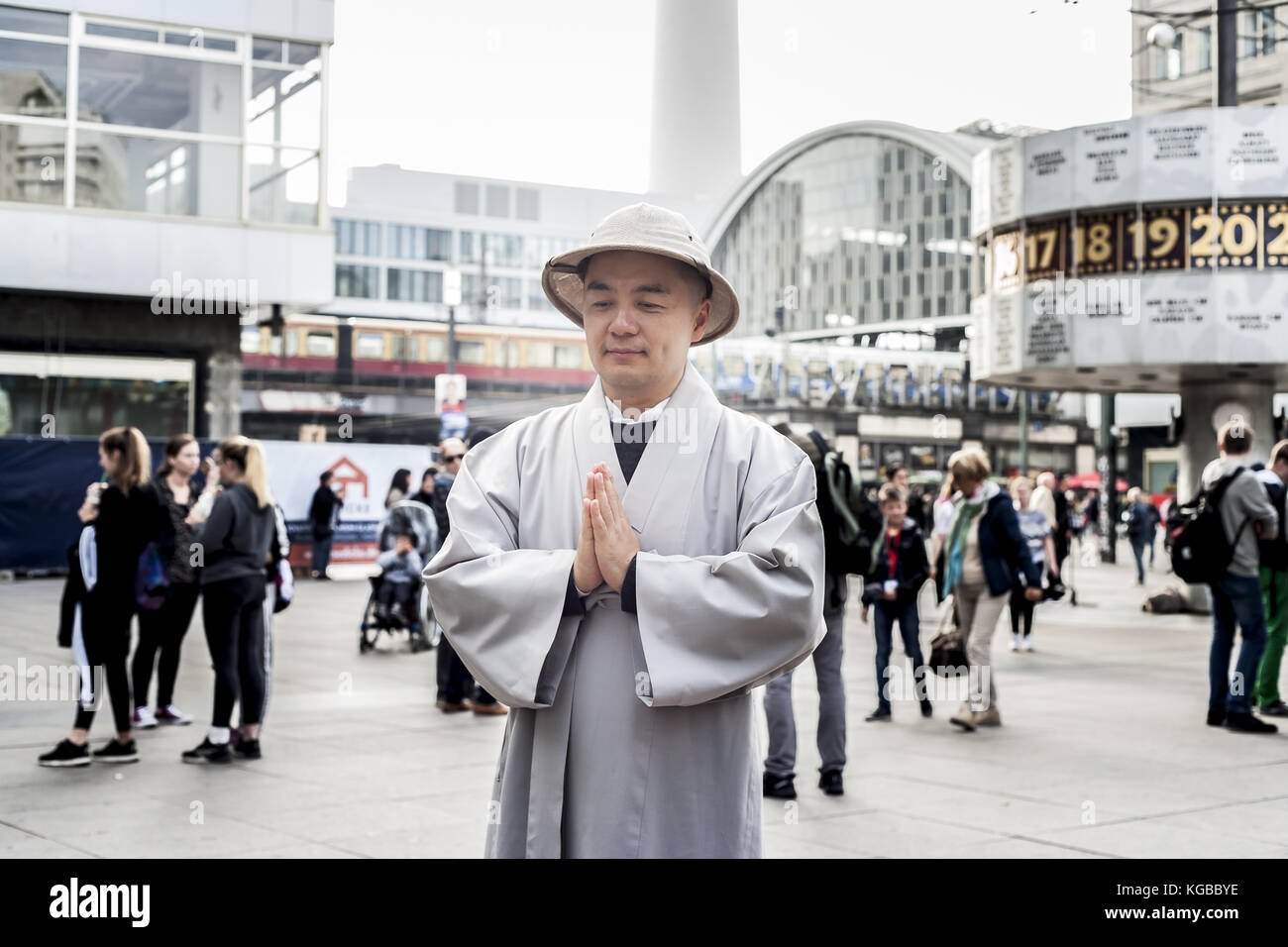 World bestseller author zen monk Haemin Sunim visits Germany to present ...