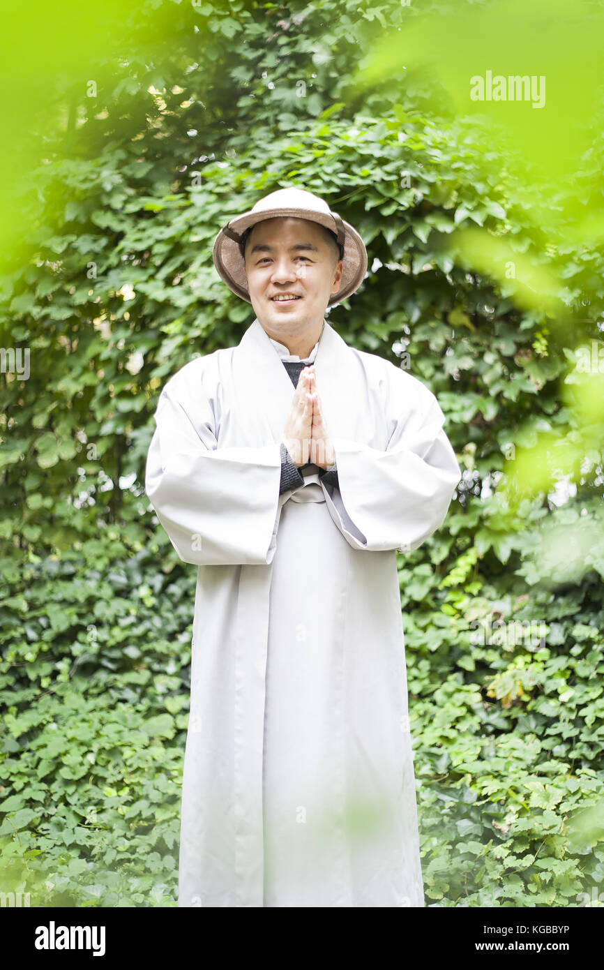 Sunim hi-res stock photography and images - Alamy