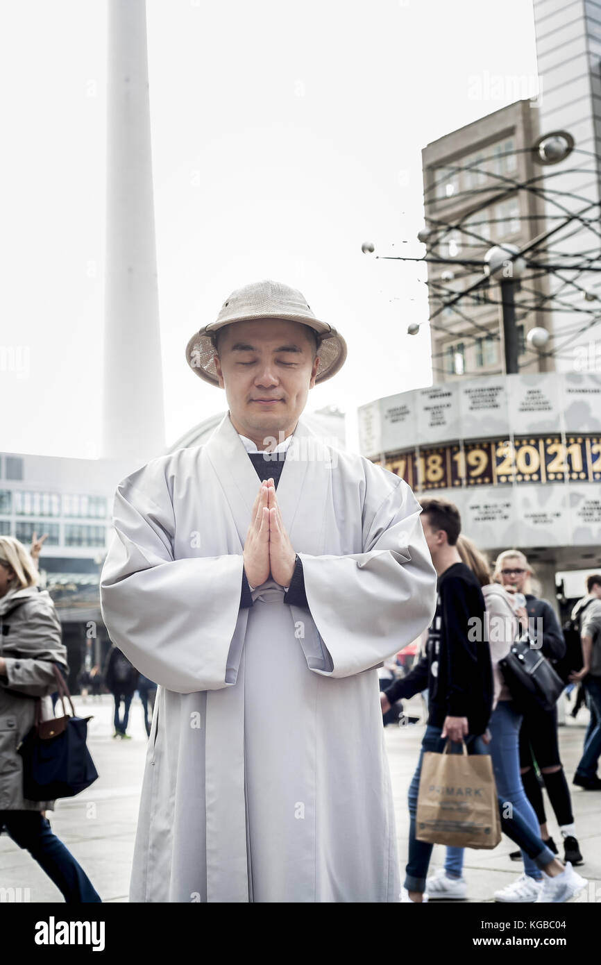 World bestseller author zen monk Haemin Sunim visits Germany to present ...